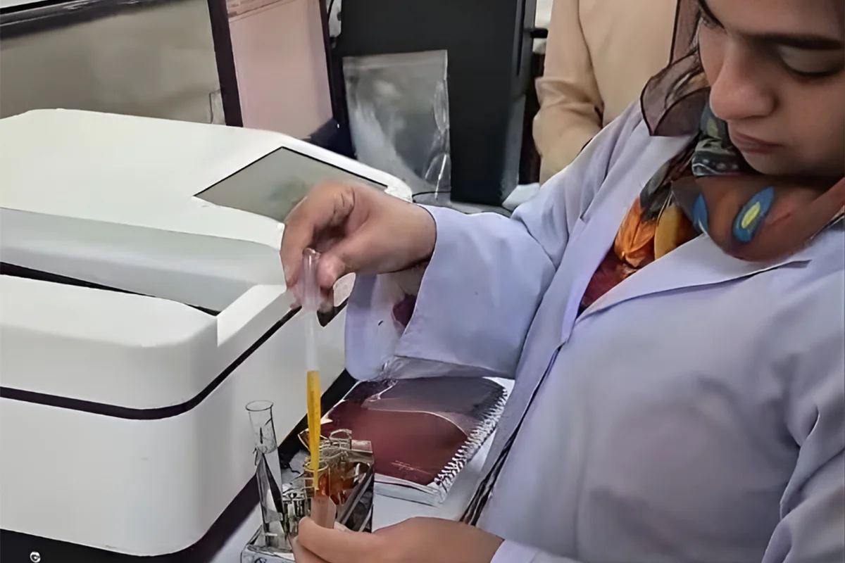 LabXpert 2025 – UV–Visible Spectrophotometer Training - University of ...
